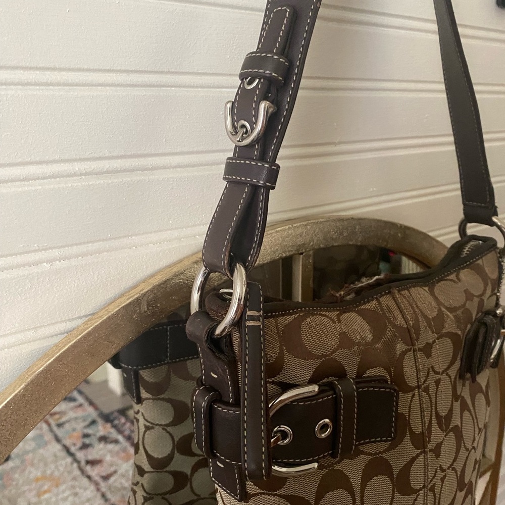 Vintage Signature Coach Leather Shoulder Bag - Gem